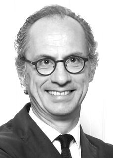 Emmanuel Combe | Womenat